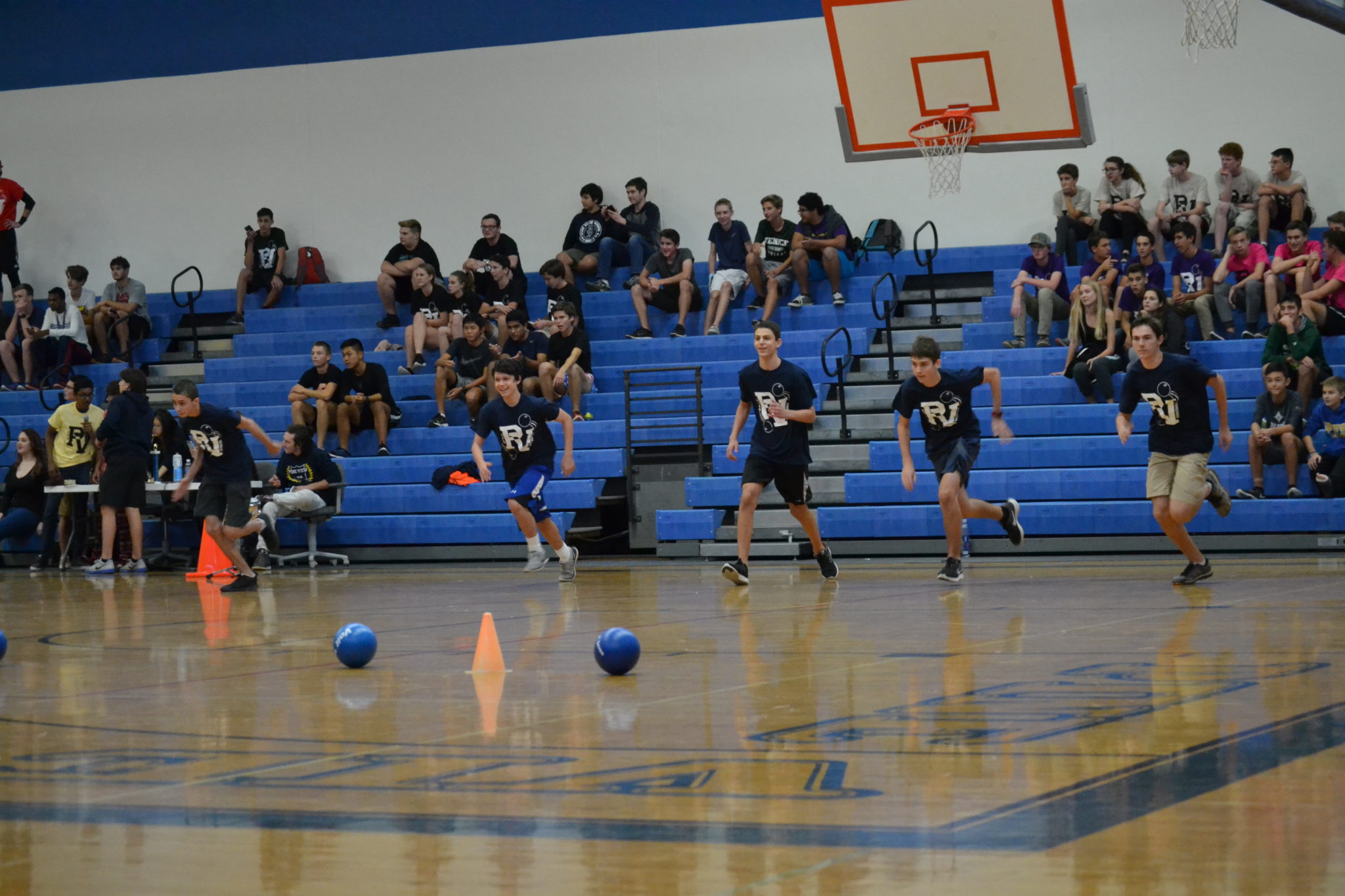 High school students compete in old school dodgeball tournament – PV Torch