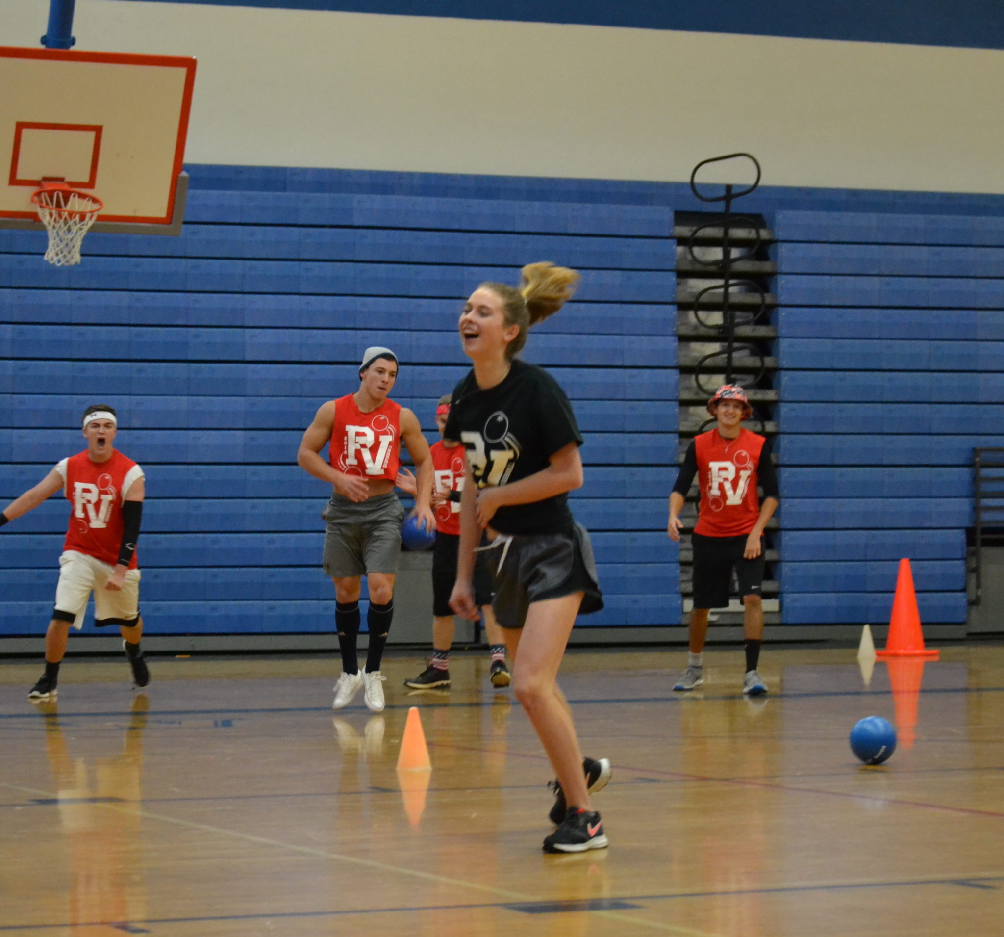 High school students compete in old school dodgeball tournament – PV Torch