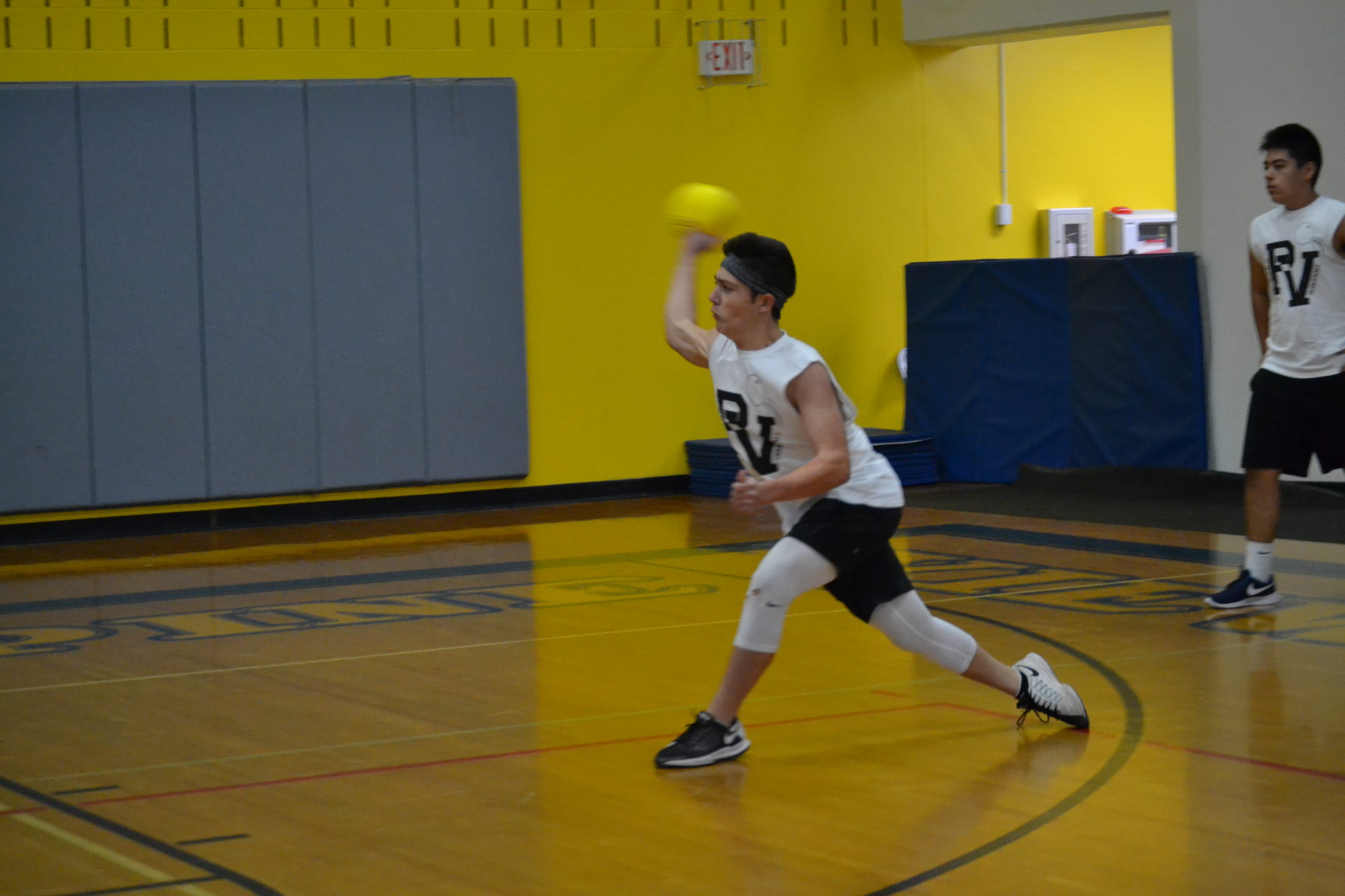 High school students compete in old school dodgeball tournament – PV Torch