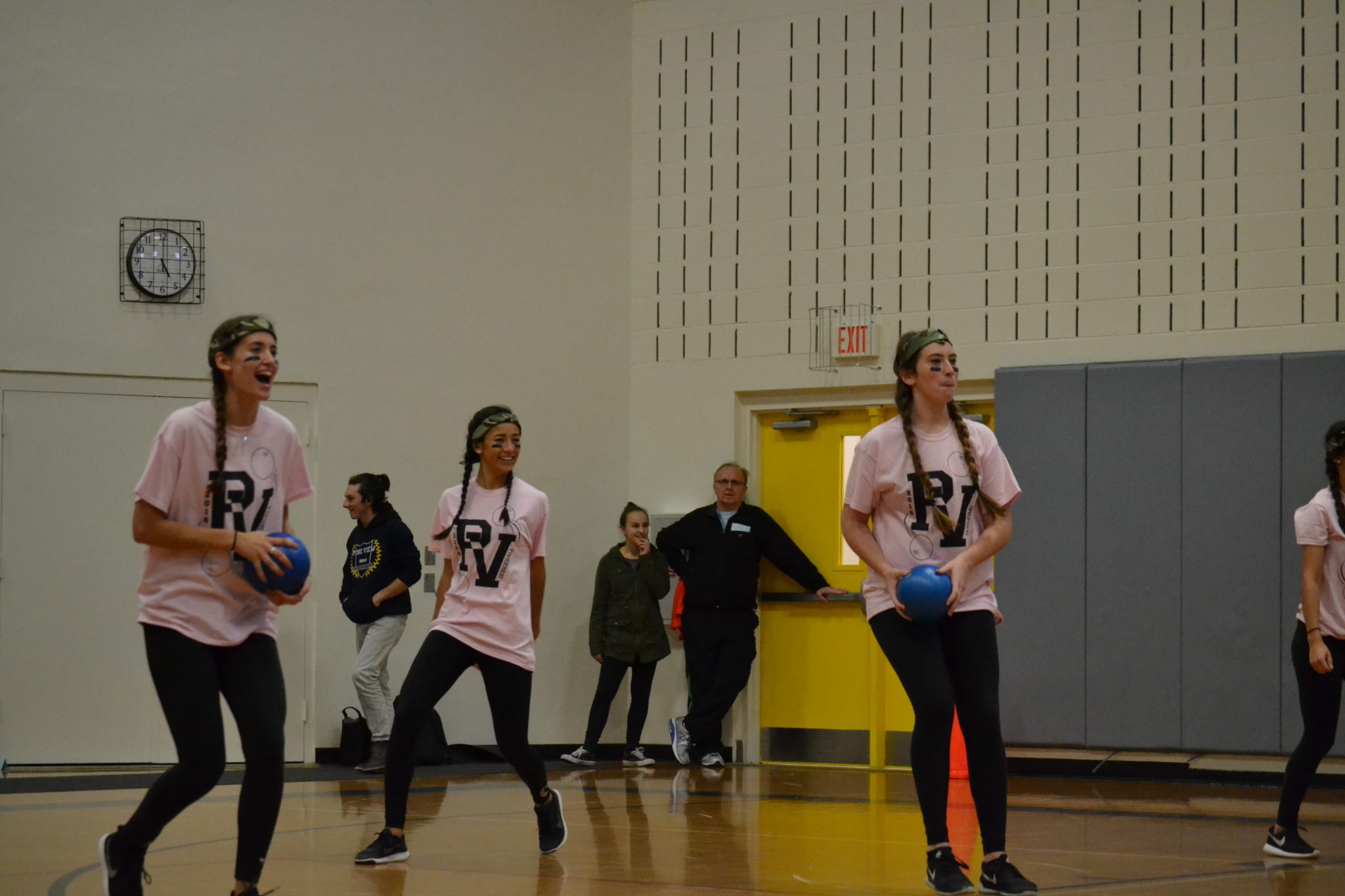 High school students compete in old school dodgeball tournament – PV Torch