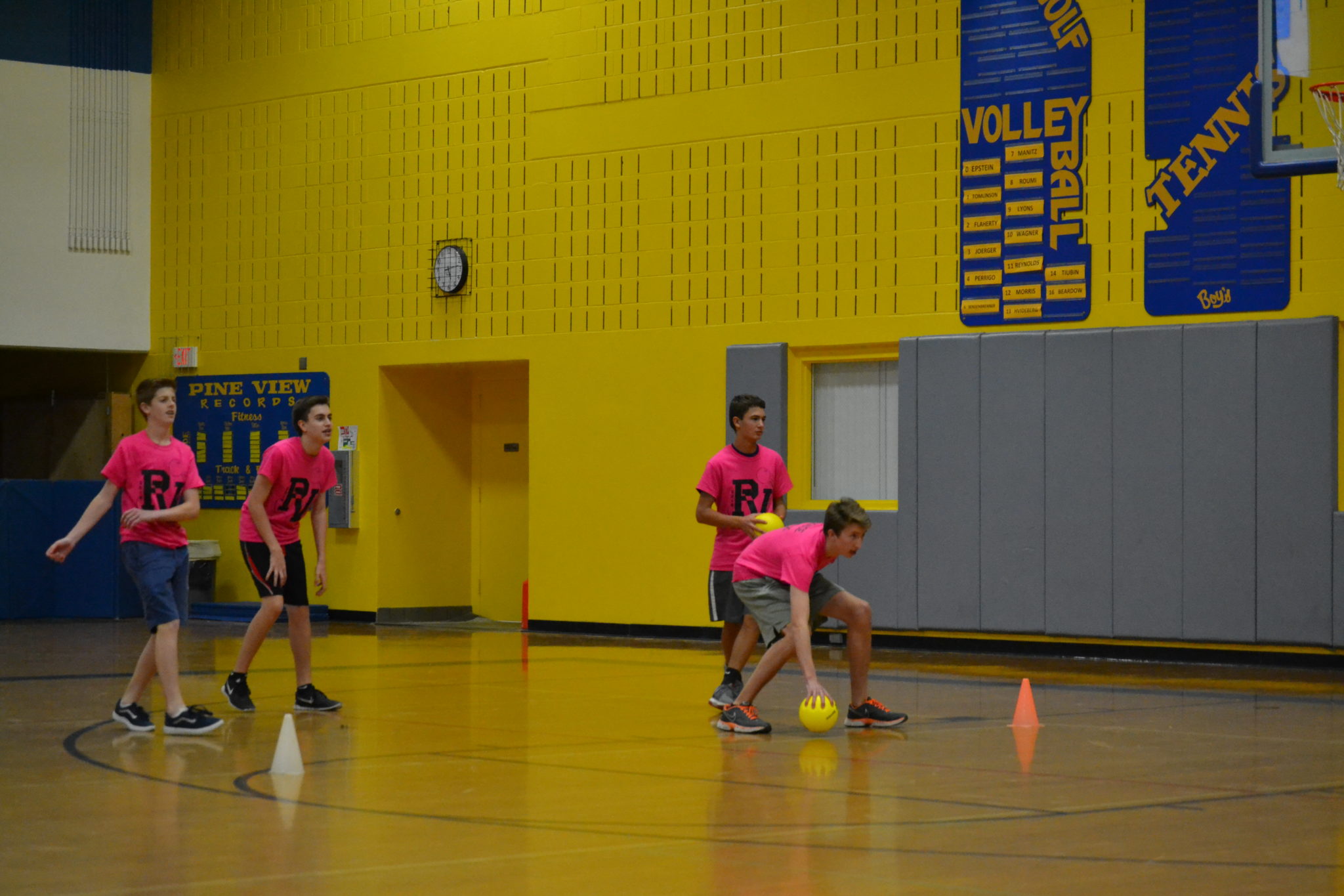 High school students compete in old school dodgeball tournament – PV Torch