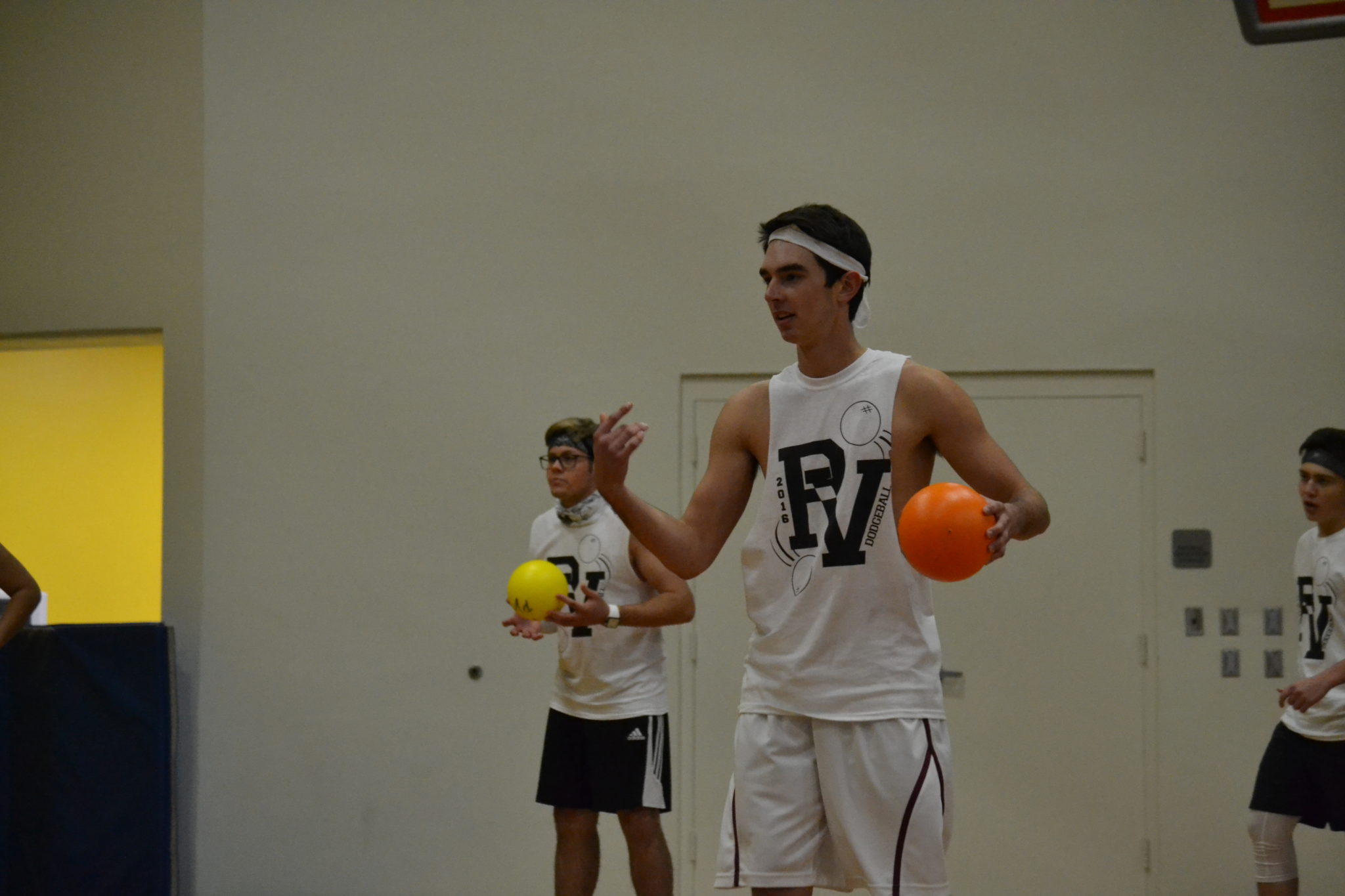 High school students compete in old school dodgeball tournament – PV Torch