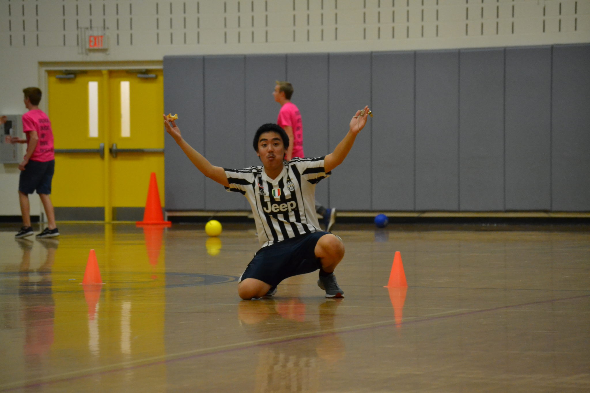 High school students compete in old school dodgeball tournament – PV Torch